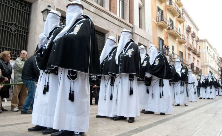 The Holy Week in Taranto - Italy Luxury Travel